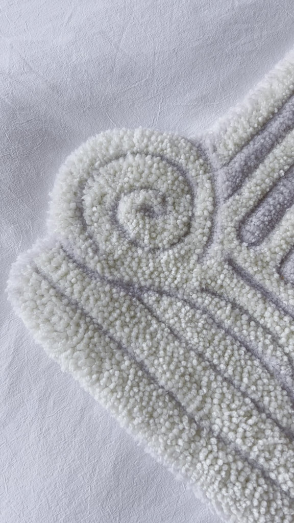 Roman pillar tufted rug – Mercury Retroshade