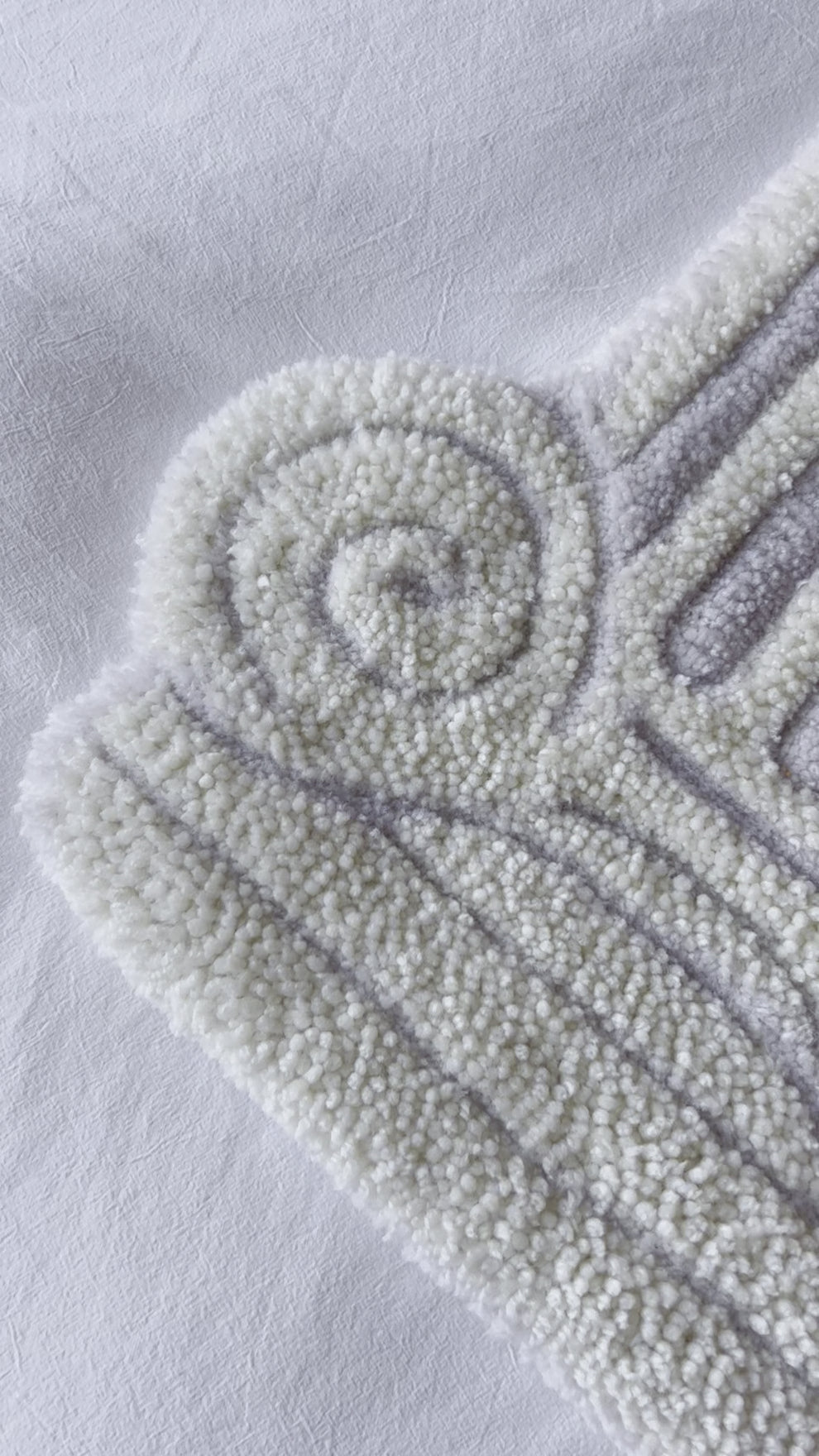 Roman pillar tufted rug – Mercury Retroshade